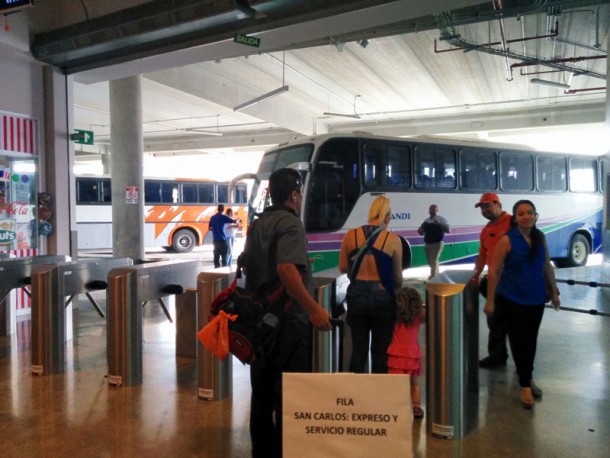 How to Take the Public Bus from San Jose to Jaco